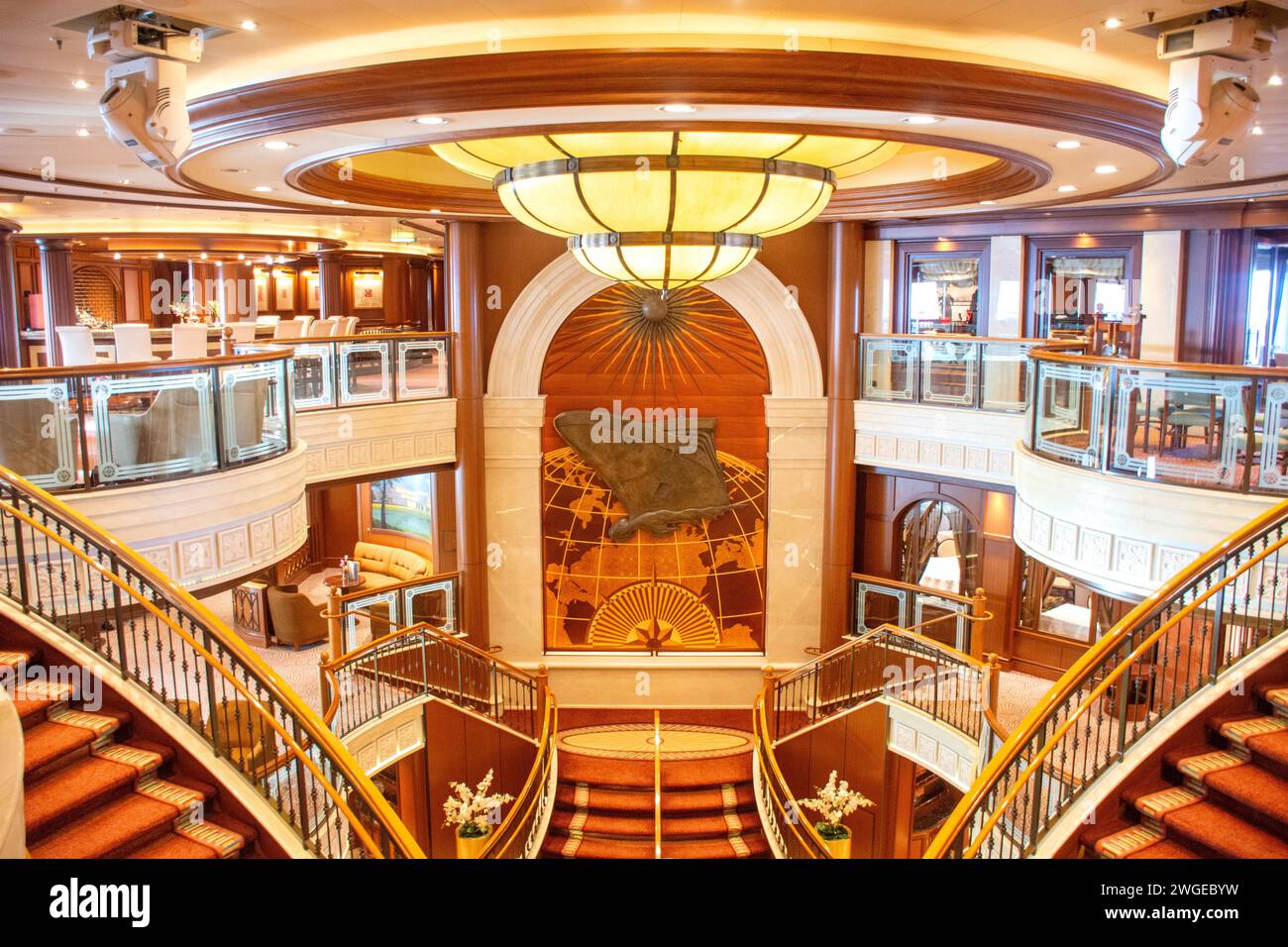Cunard cruise ship interior hi-res stock photography and images - Alamy