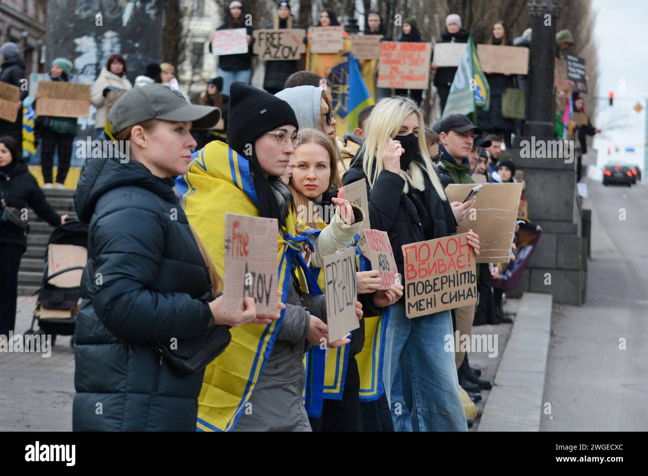 Pedestal flies hi-res stock photography and images - Alamy