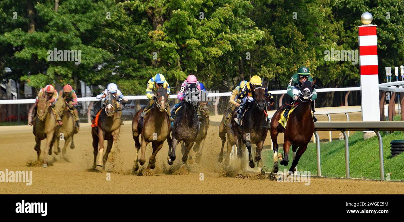 Saratoga Horse Racing Stock Photo - Alamy