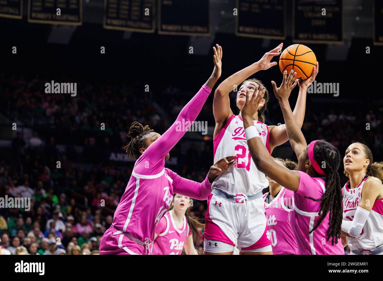 South Bend, Indiana, USA. 04th Feb, 2024. Notre Dame forward Maddy Westbeld (21) goes up for a ...
