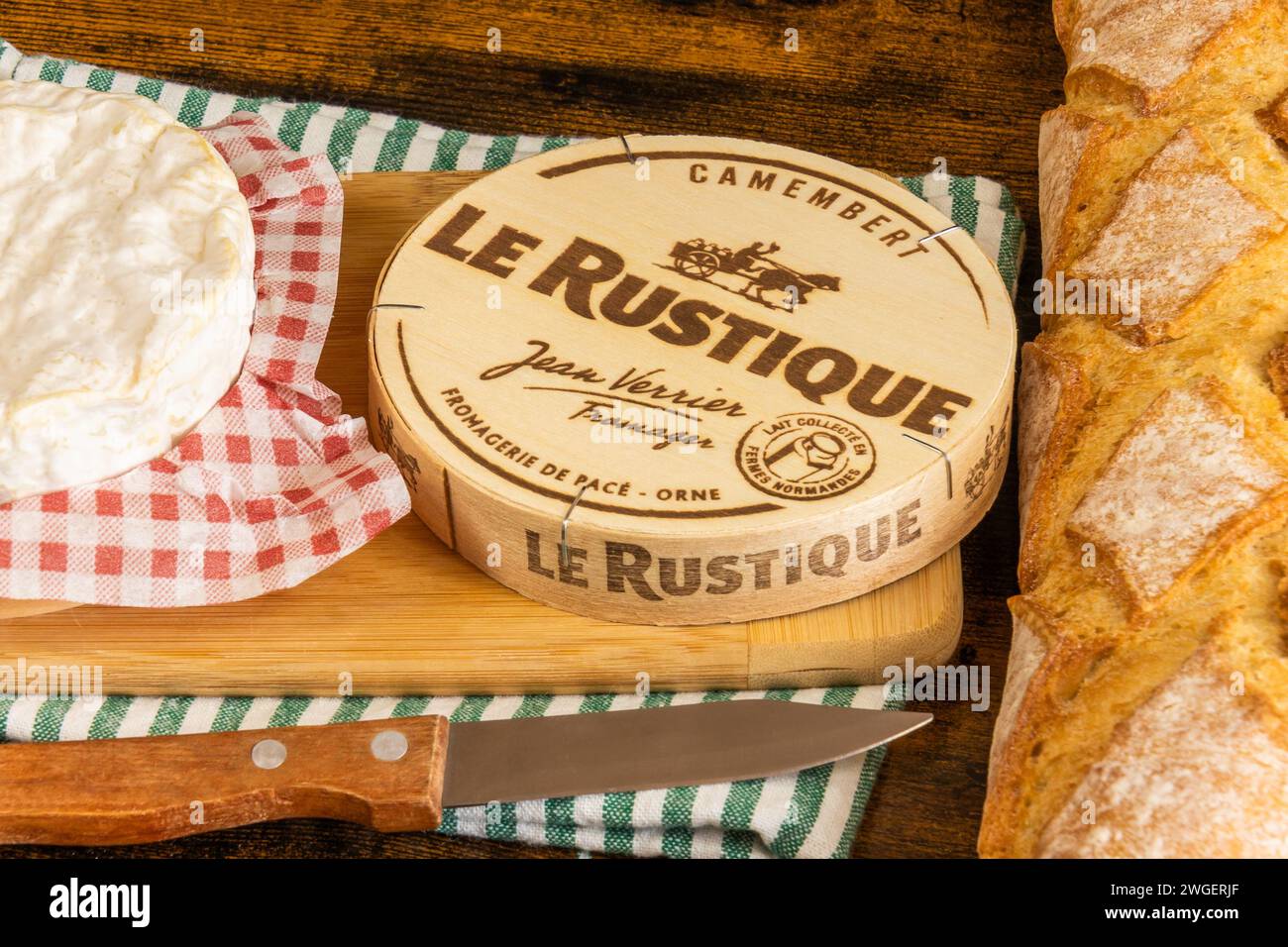 Baguette rustique hi-res stock photography and images - Alamy