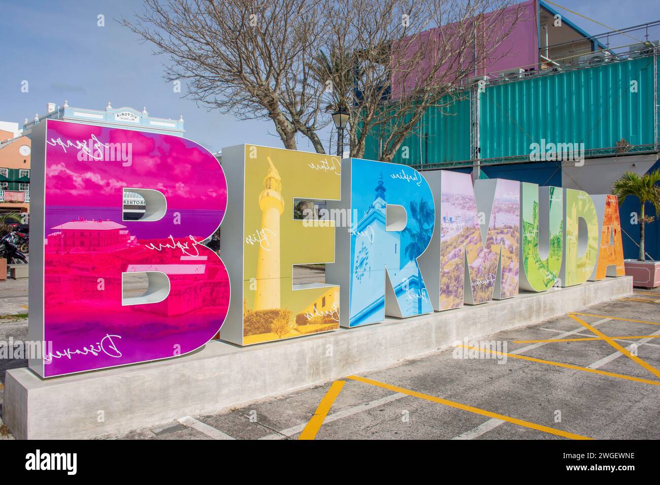 Bermuda welcome sign on waterfront front street harbour signs ha hi-res ...