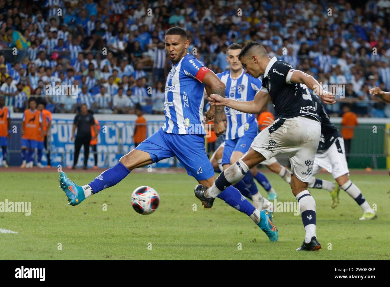 BELÉM, PA - 04.02.2024: PAYSANDU X REMO - Paysandu x Remo game at the ...