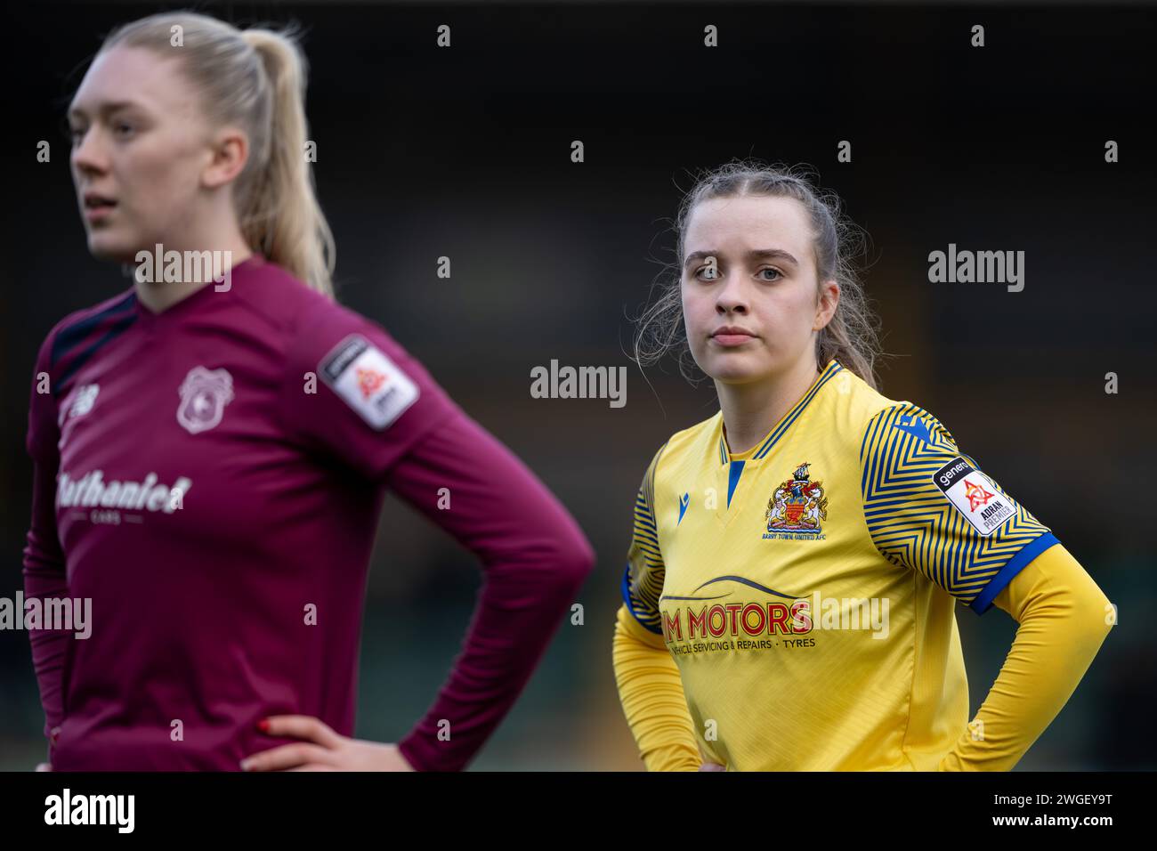Female footballers hi-res stock photography and images - Alamy