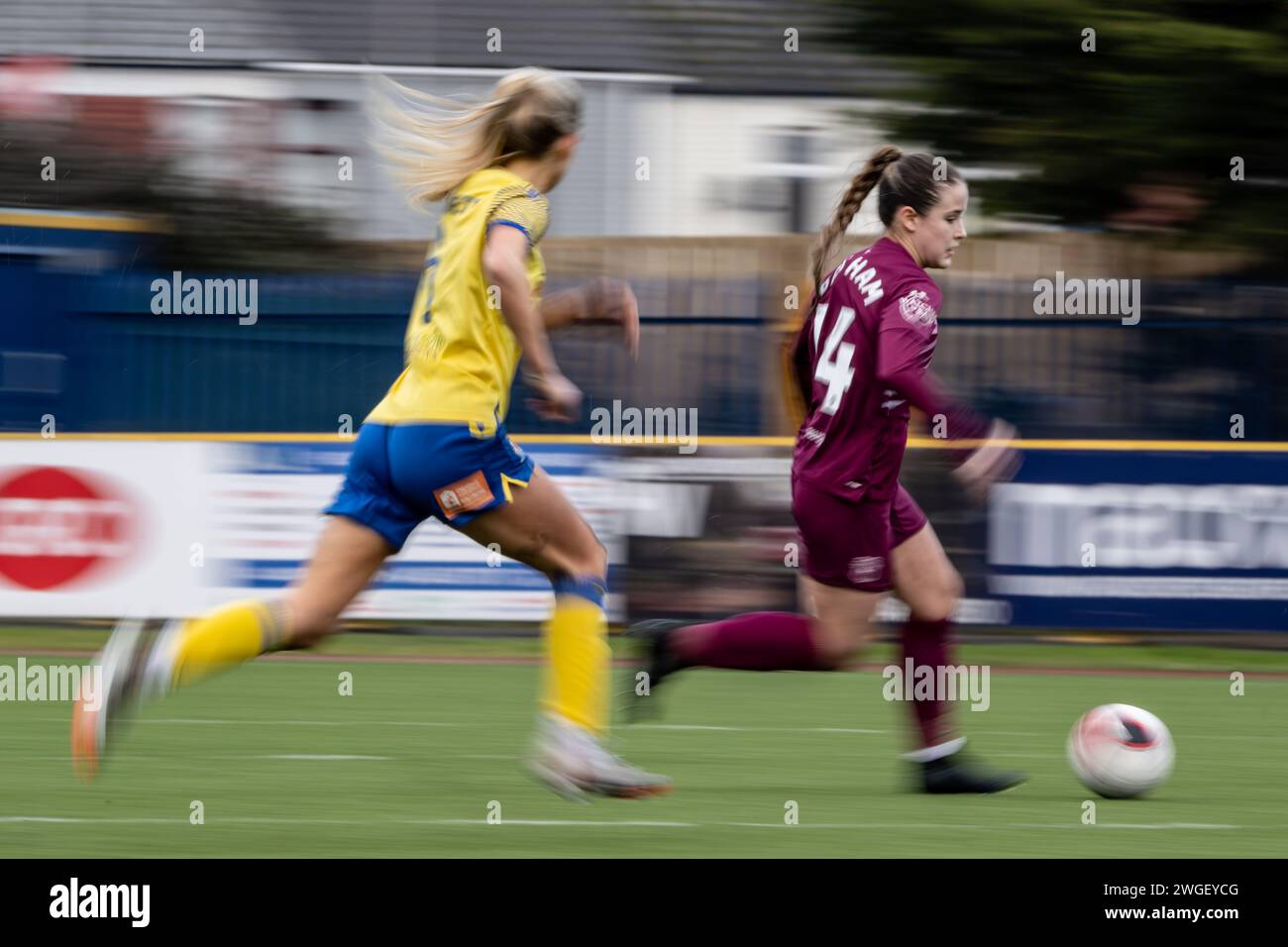 Barry, UK. 4th February 2024. Olivia Basham of Cardiff City Women ...