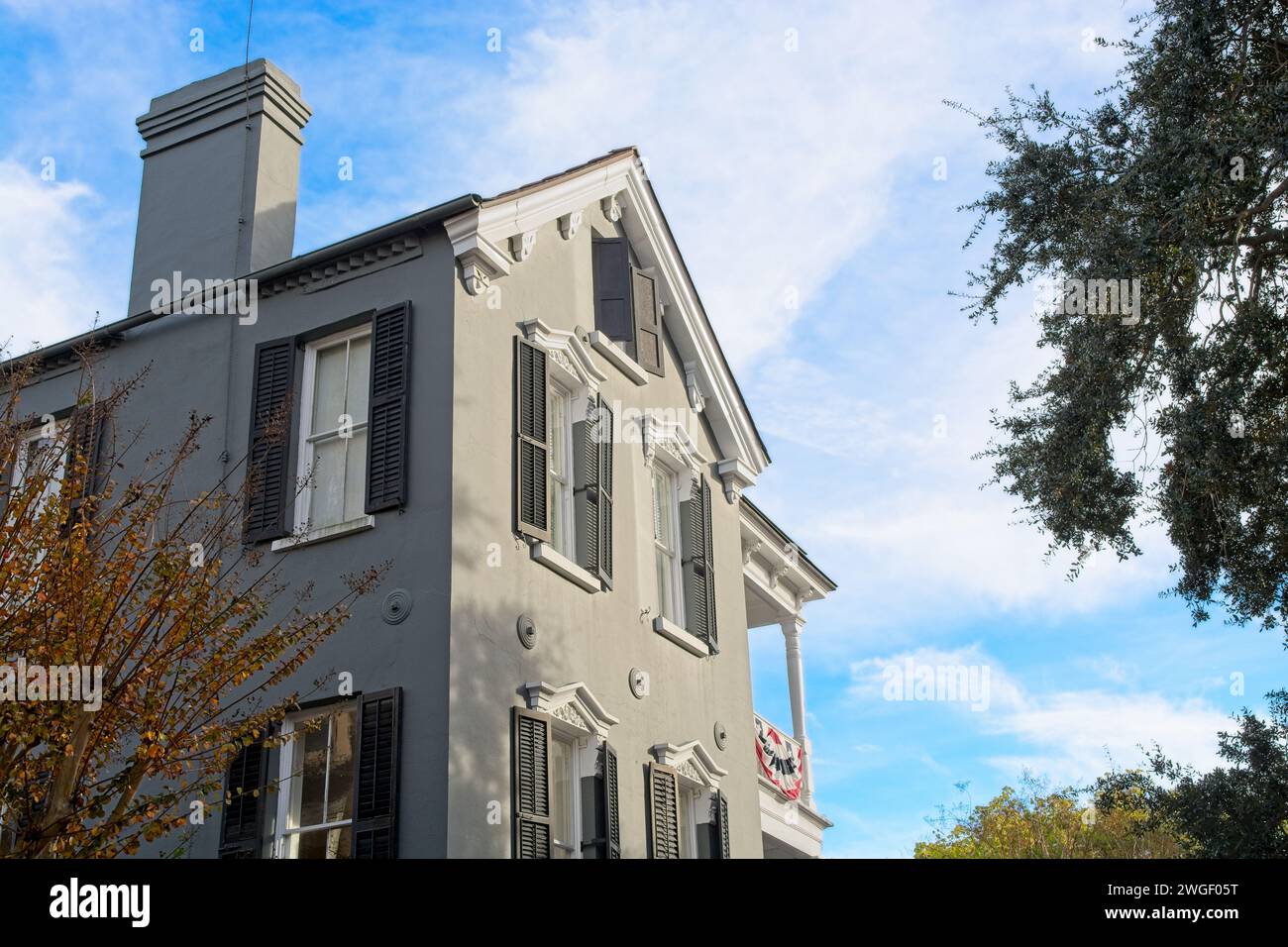 Charleston single house hi-res stock photography and images - Alamy