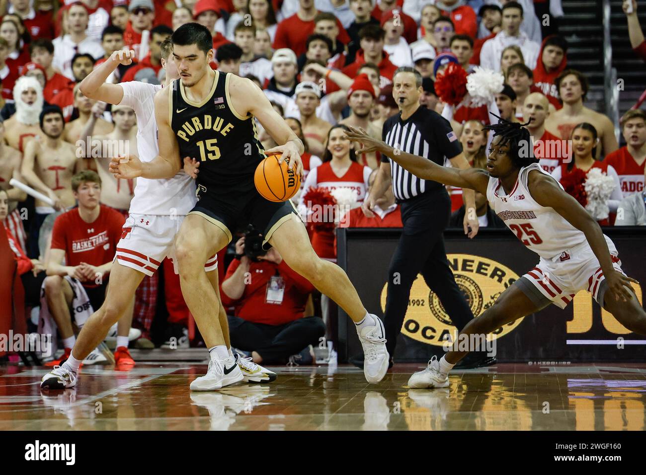Madison, WI, USA. 4th Feb, 2024. Purdue Boilermakers center Zach Edey ...