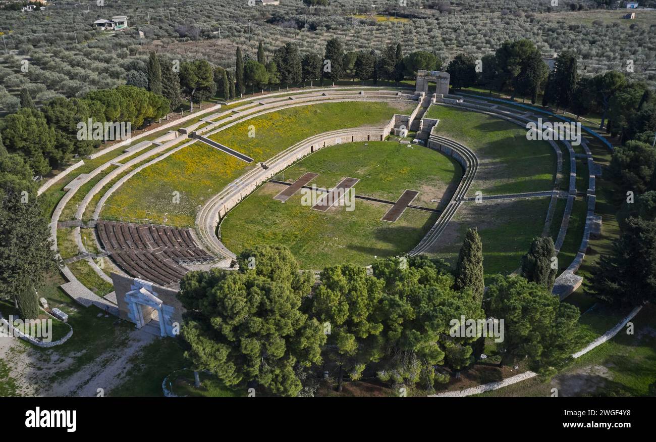 Impero romano teatro hi-res stock photography and images - Alamy