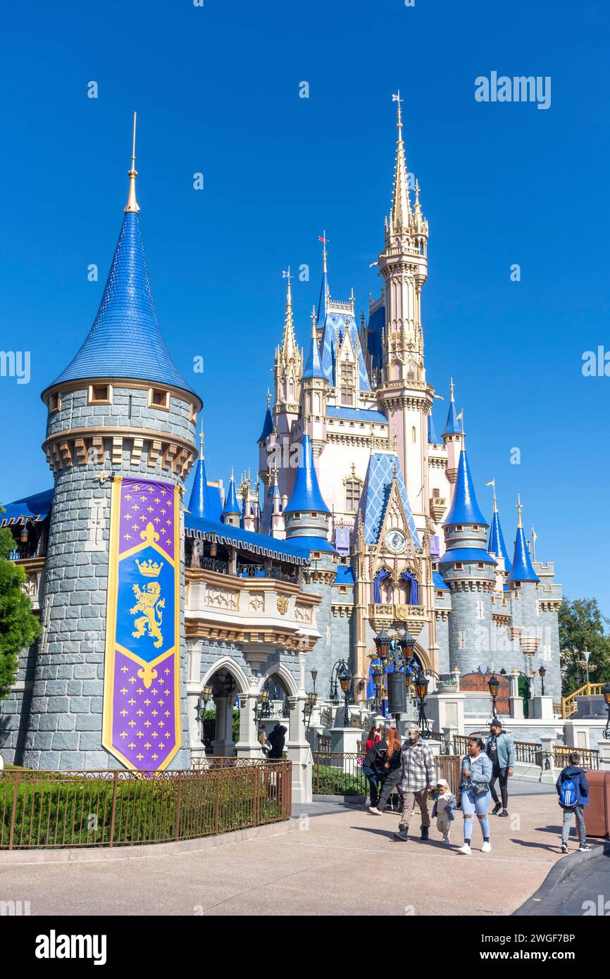 Cinderella's Castle, Fantasyland, Magic Kingdom, Walt Disney World ...