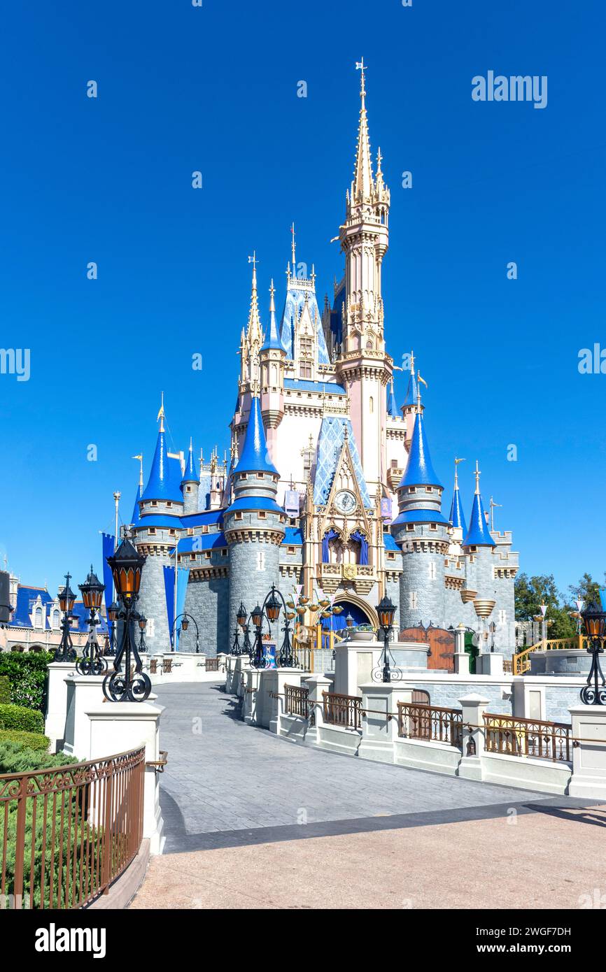 Cinderella's Castle, Fantasyland, Magic Kingdom, Walt Disney World ...