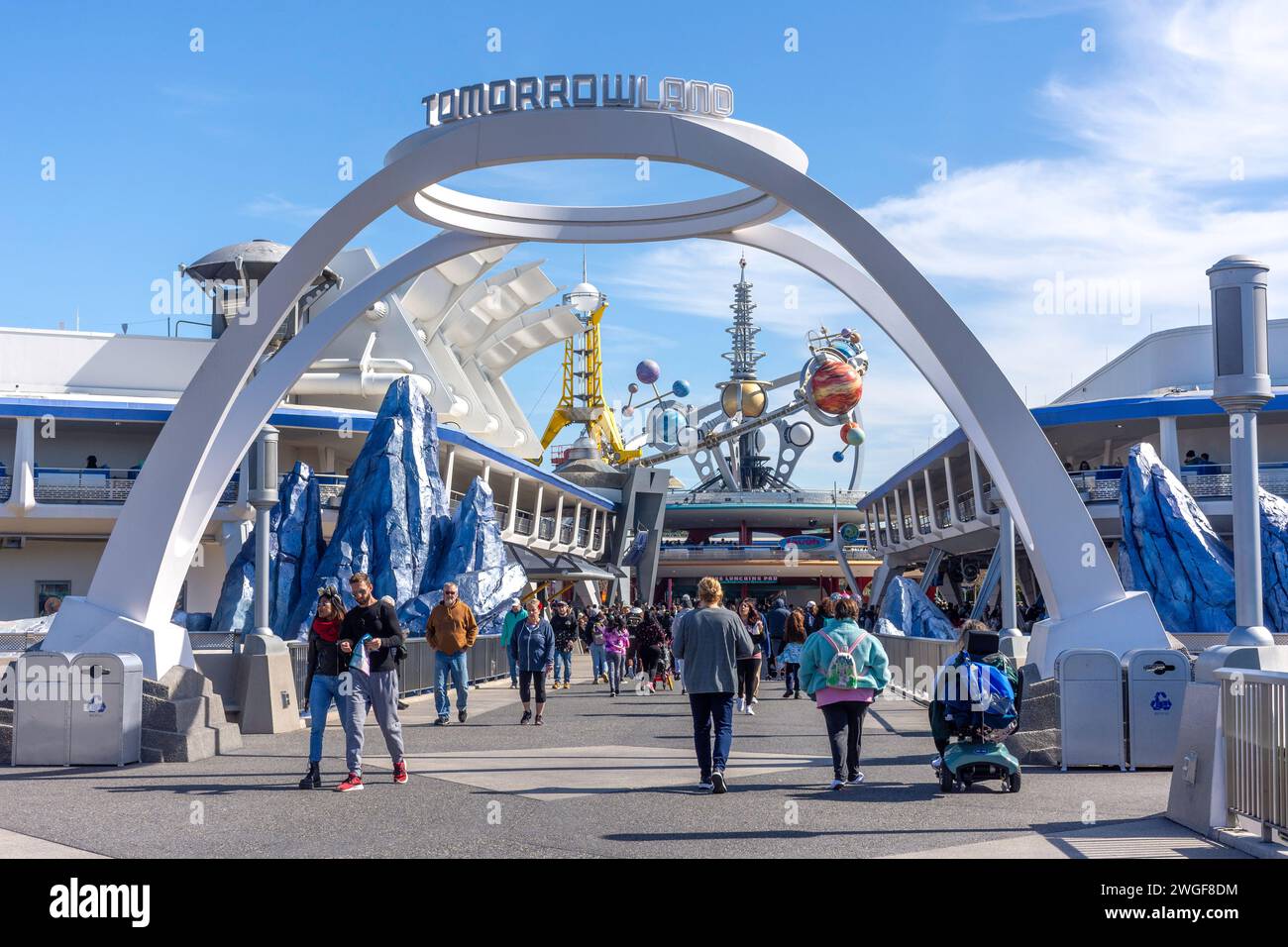 Entrance to Tomorrowland, Magic Kingdom, Walt Disney World Resort ...