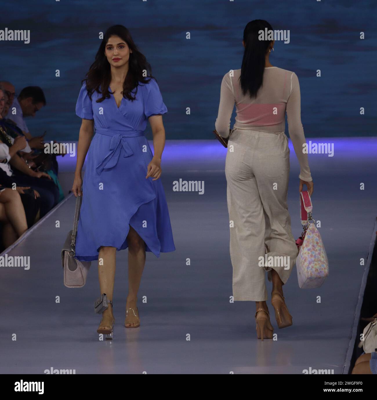 Fashion models ramp hi-res stock photography and images - Alamy