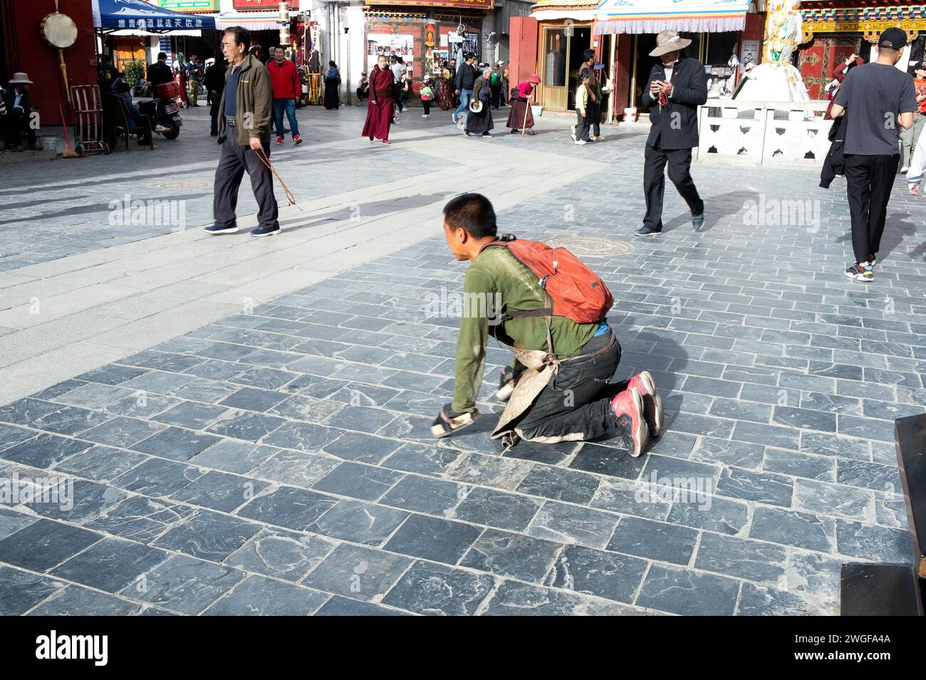 Prostration tibet hi-res stock photography and images - Alamy