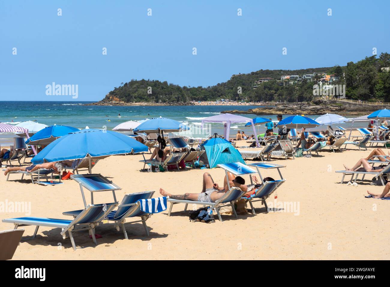 Beachgoers manly beach hi-res stock photography and images - Alamy