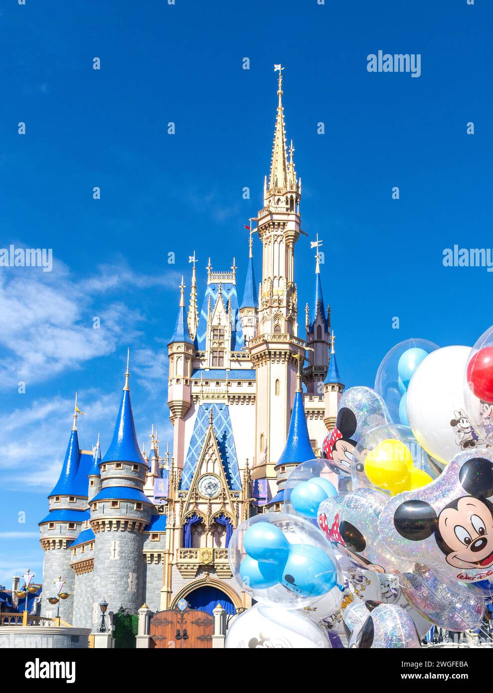 Cinderella's Castle, Fantasyland, Magic Kingdom, Walt Disney World ...