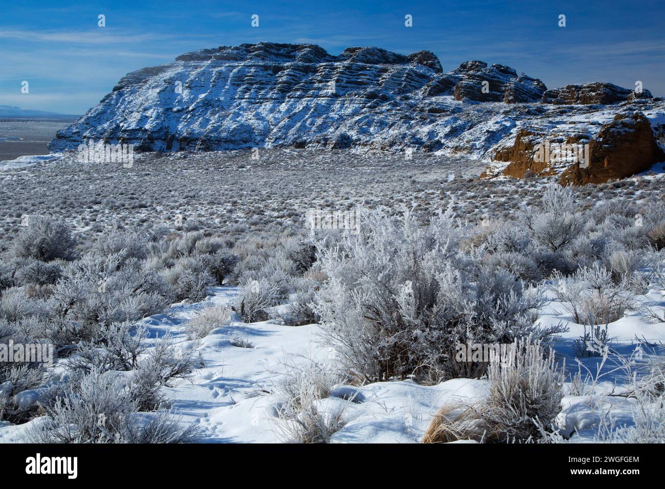 Winter high desert in Fort Rock basin, Fort Rock State Park, Christmas ...