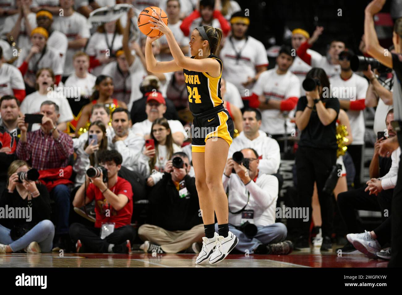 Iowa guard Gabbie Marshall (24) in action during the second half of an ...