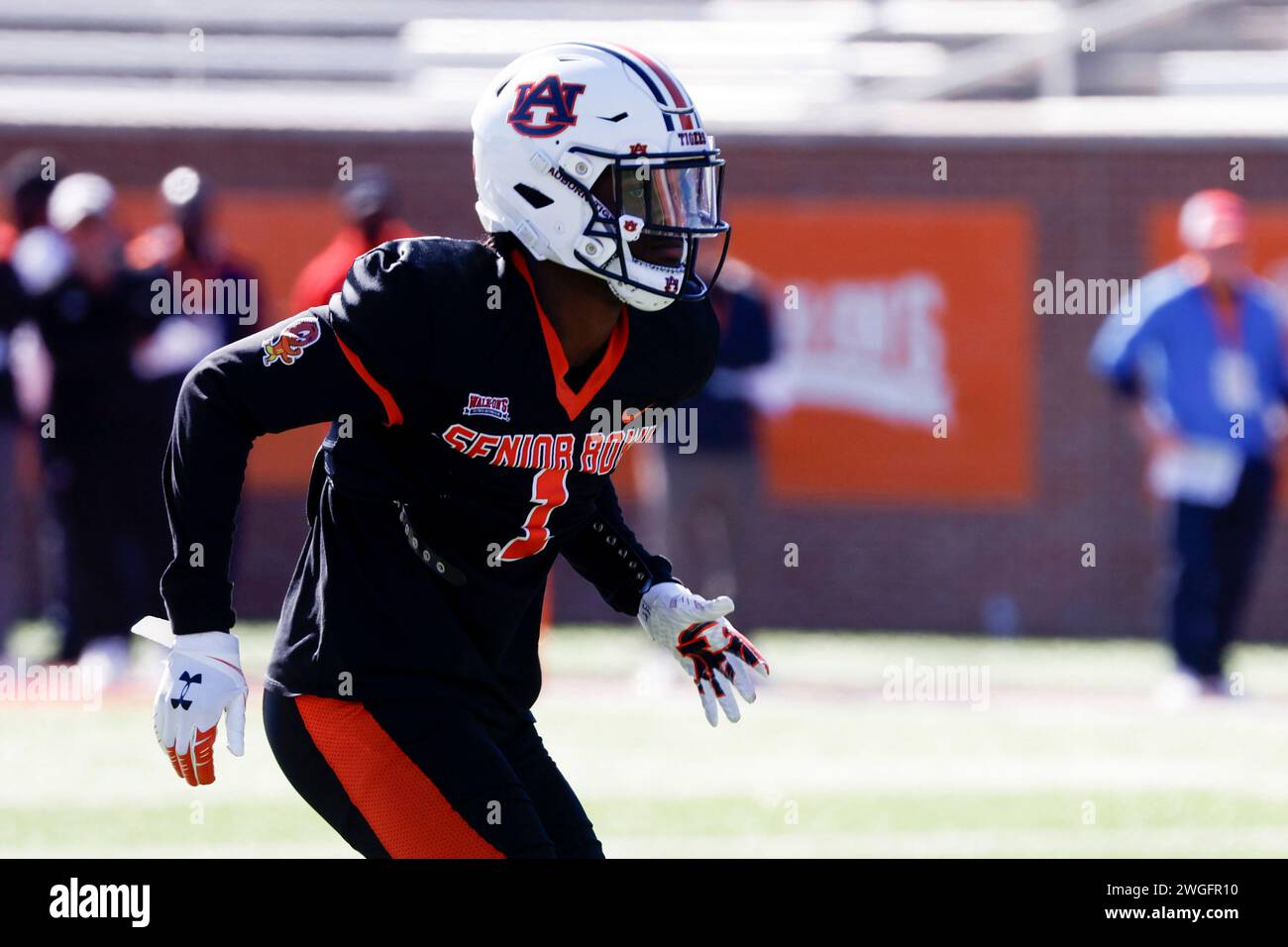 American defensive back Nehemiah Pritchett of Auburn (1) runs through ...