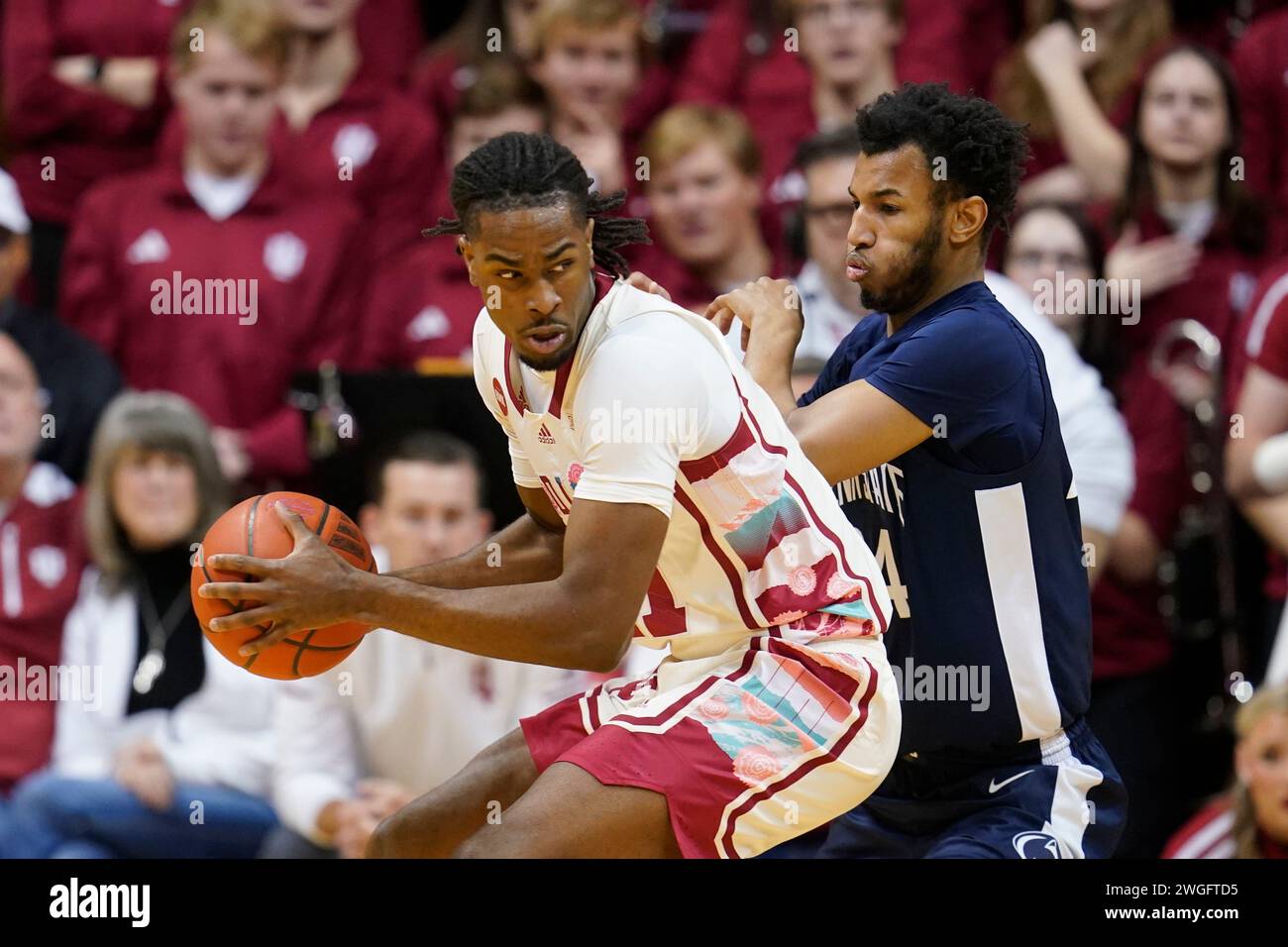 Indiana's Mackenzie Mgbako (21) is defended by Penn State's Demetrius ...