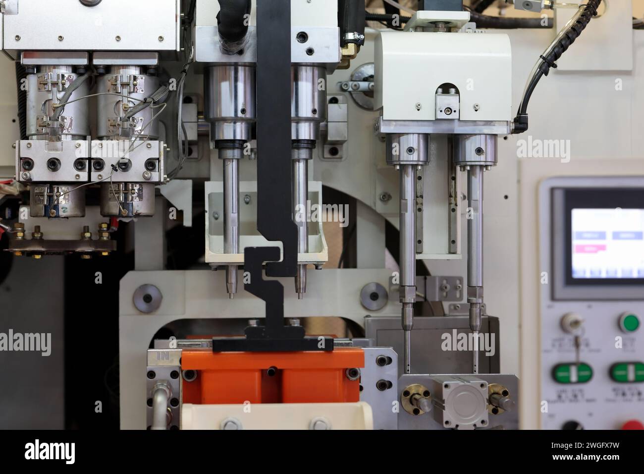 Injection molding machine hi-res stock photography and images - Alamy