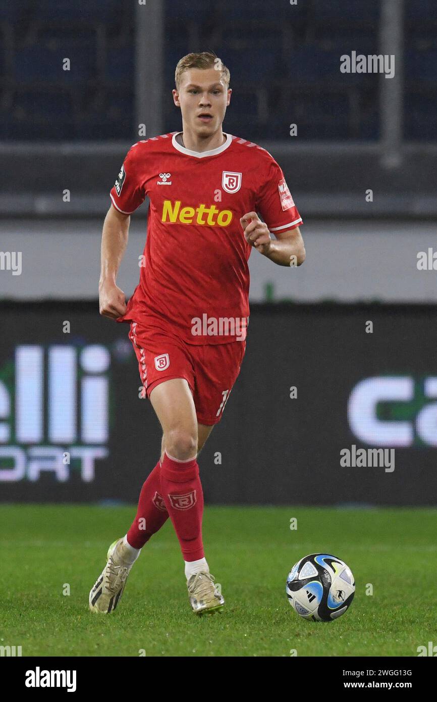 Duisburg, Deutschland. 04th Feb, 2024. Louis Breunig ( SSV Jahn ...