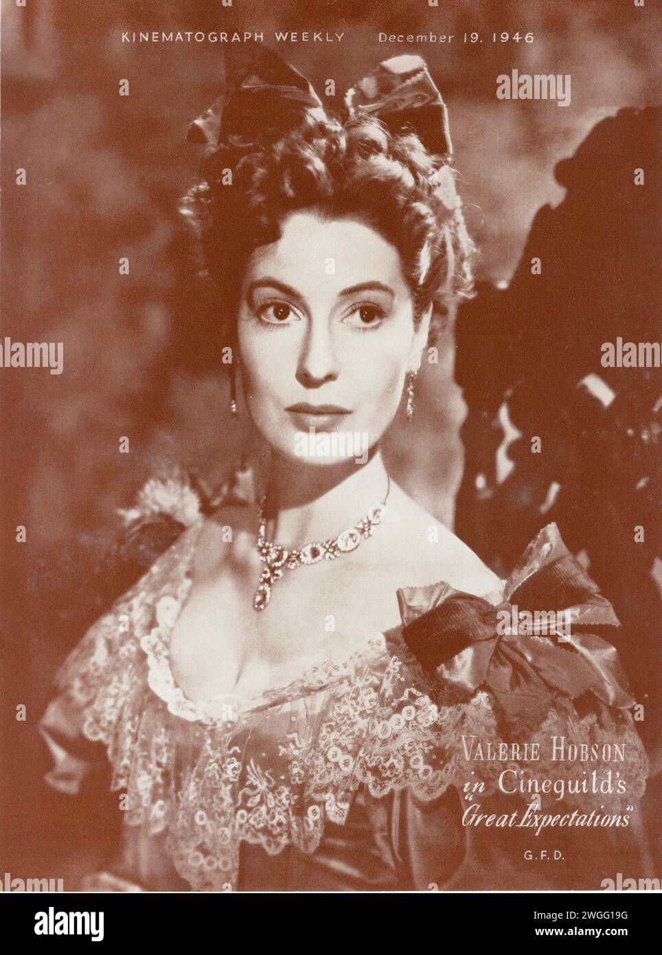 VALERIE HOBSON as Estella in GREAT EXPECTATIONS 1946 director DAVID ...