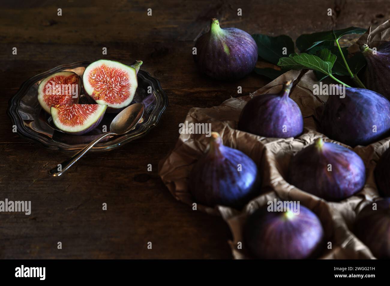 Organic black paper textures hi-res stock photography and images - Alamy