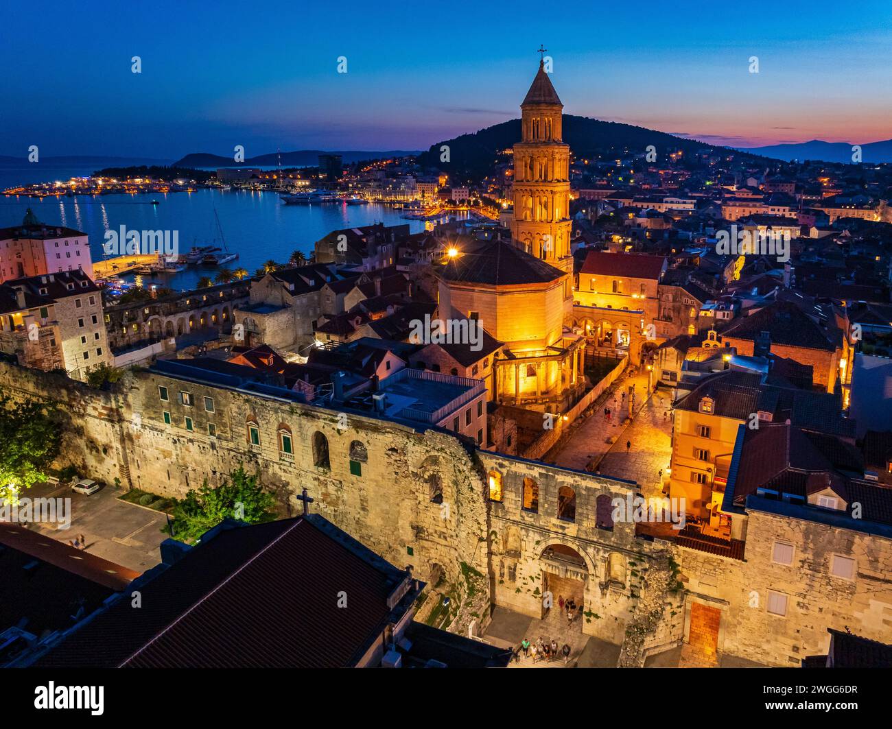 Split city tour hi-res stock photography and images - Alamy