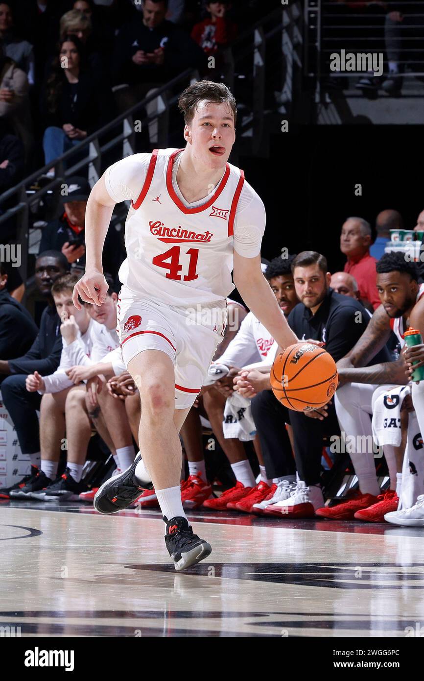 CINCINNATI, OH - JANUARY 20: Cincinnati Bearcats guard Simas Lukosius ...