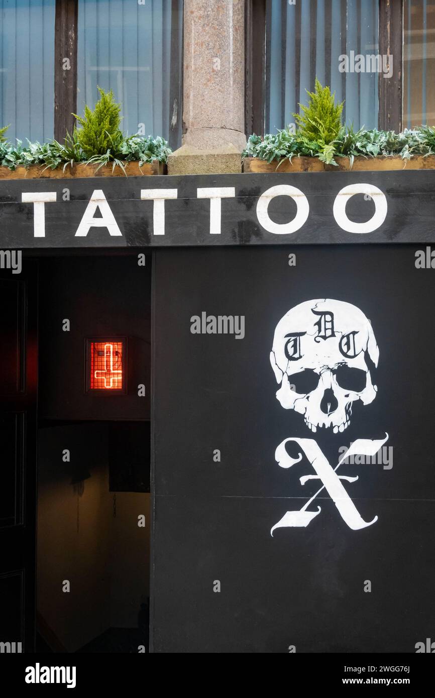 The Devil's Club tattoo shop on Stanley St. Liverpool Stock Photo - Alamy