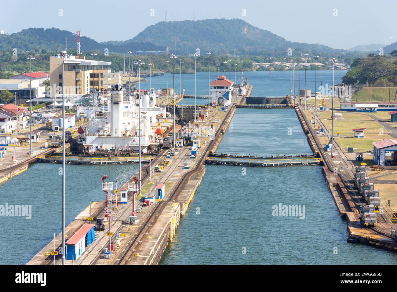 Cunard Queen Victoria cruise ship approaching The Miraflores Locks ...