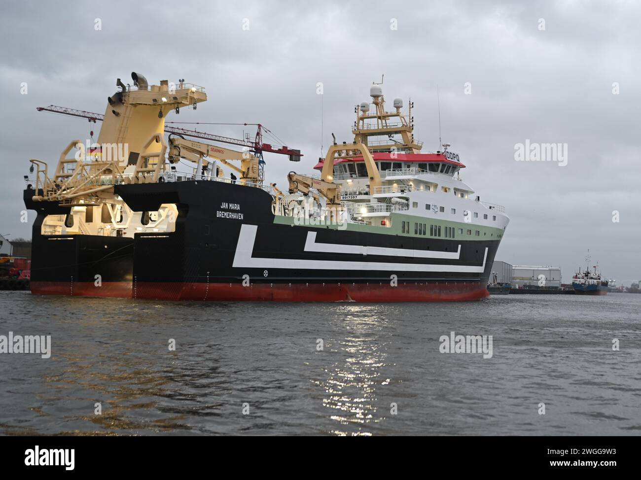 05 February 2024, Bremen, Bremerhaven: The new deep-sea trawler "Jan ...