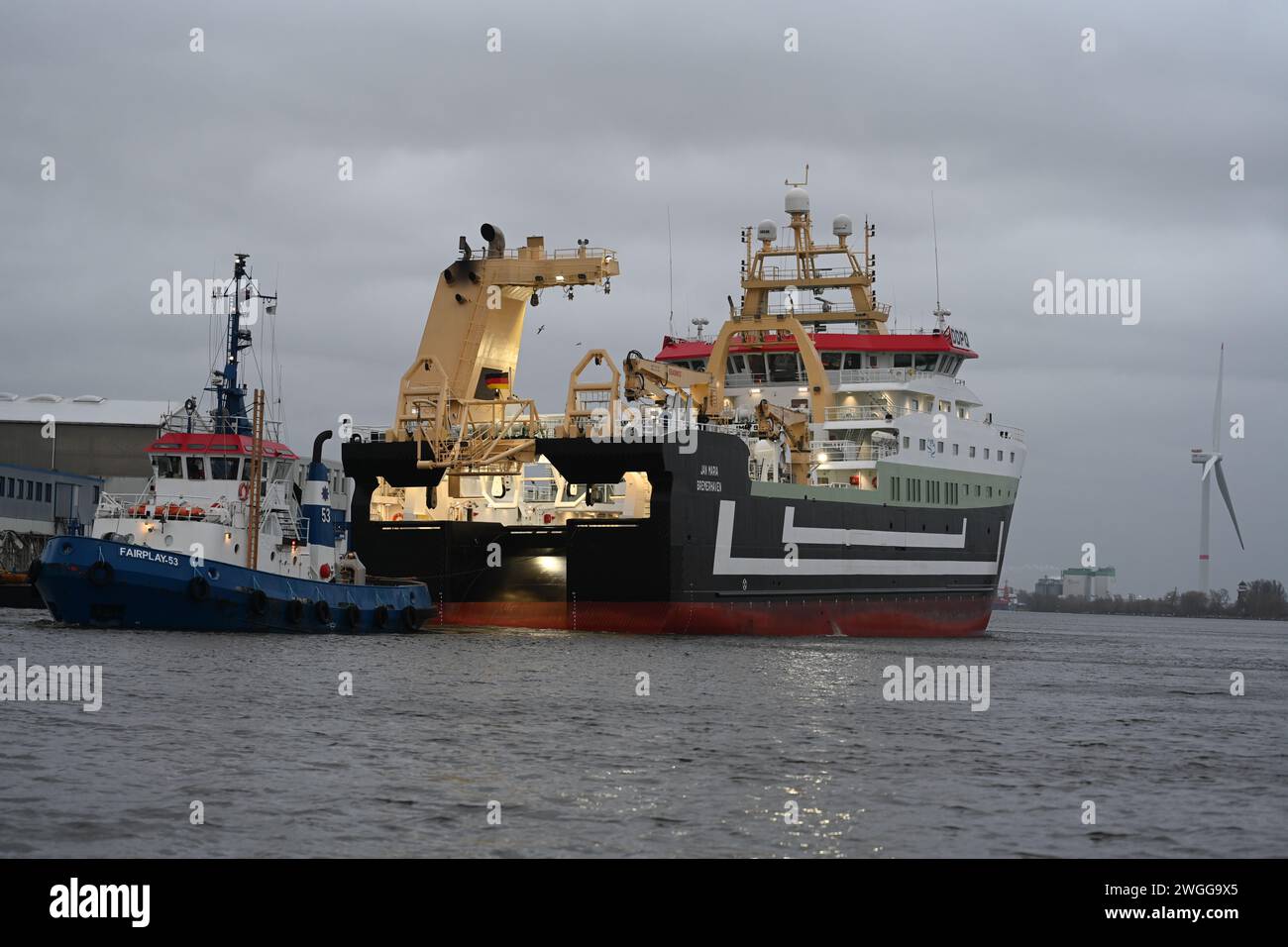05 February 2024, Bremen, Bremerhaven: The new deep-sea trawler "Jan ...