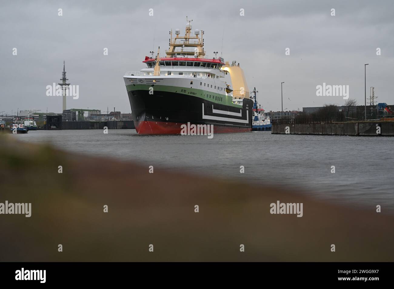 05 February 2024, Bremen, Bremerhaven: The new deep-sea trawler "Jan ...