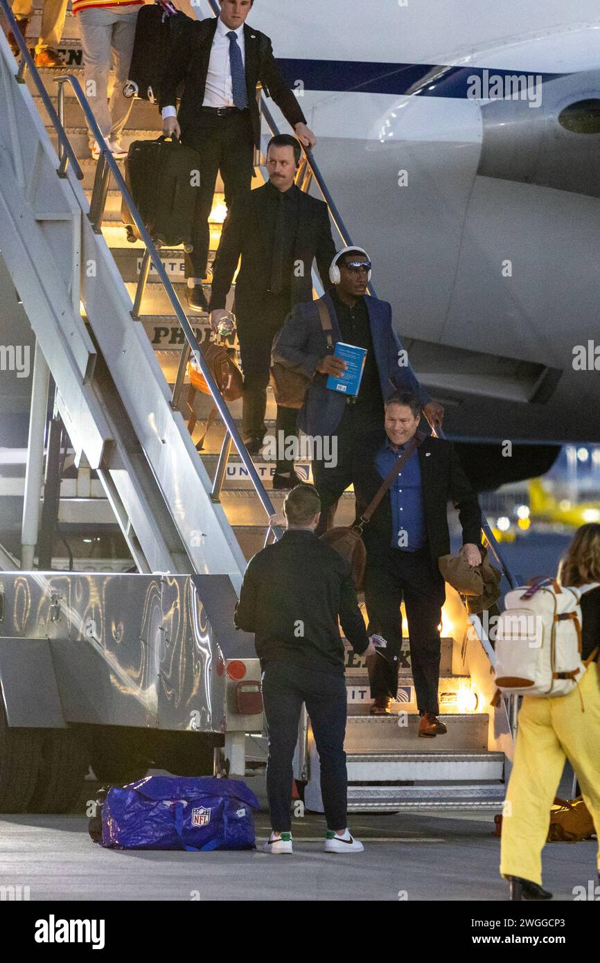 Las Vegas, USA. 04th Feb, 2024. The Kansas City Chiefs exit a plane ...