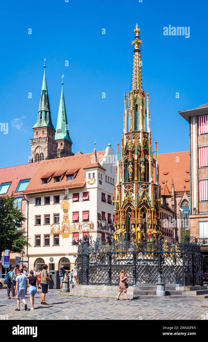 Central fountain historic towers hi-res stock photography and images ...