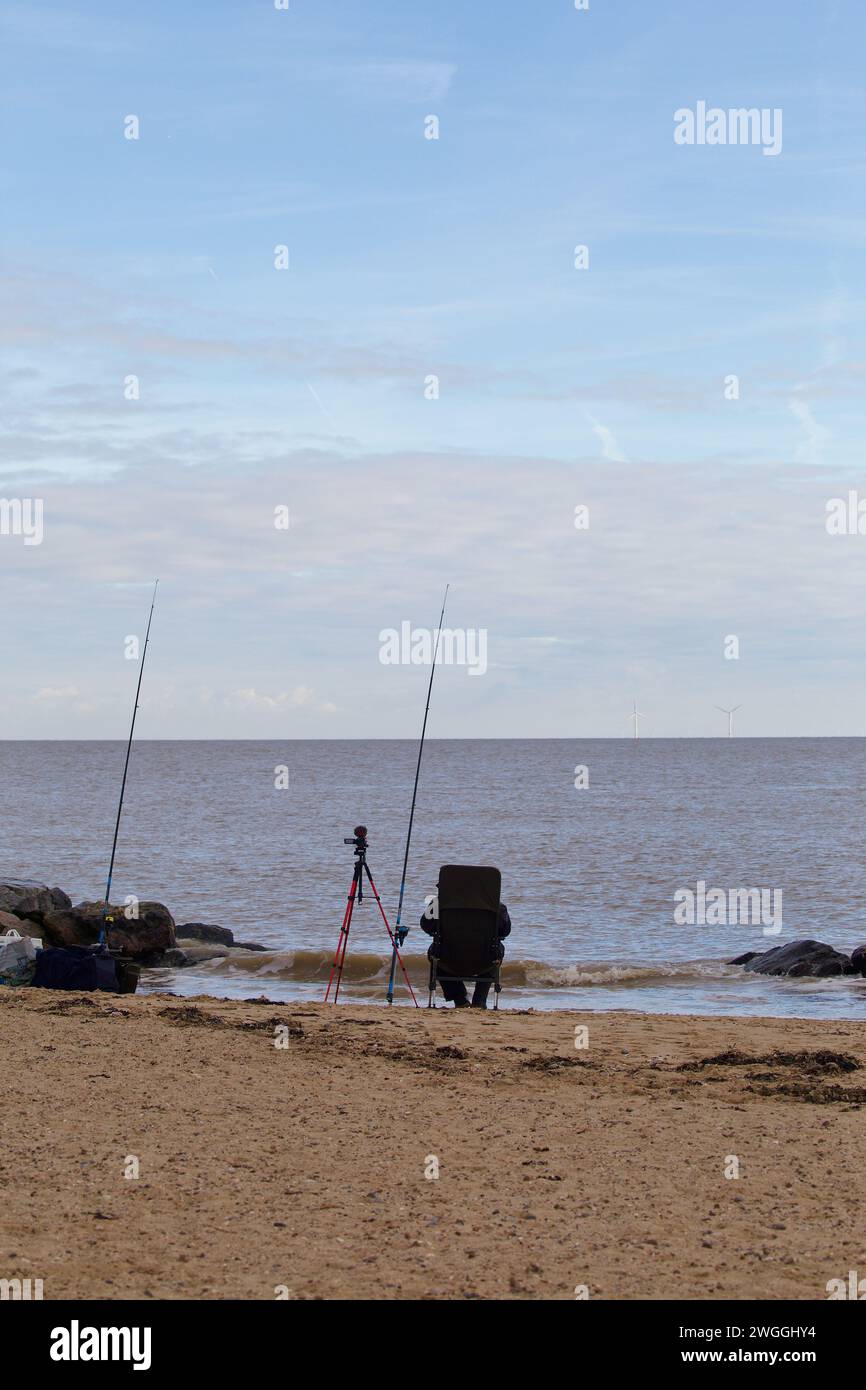 Beach casting sea angling hi-res stock photography and images - Alamy