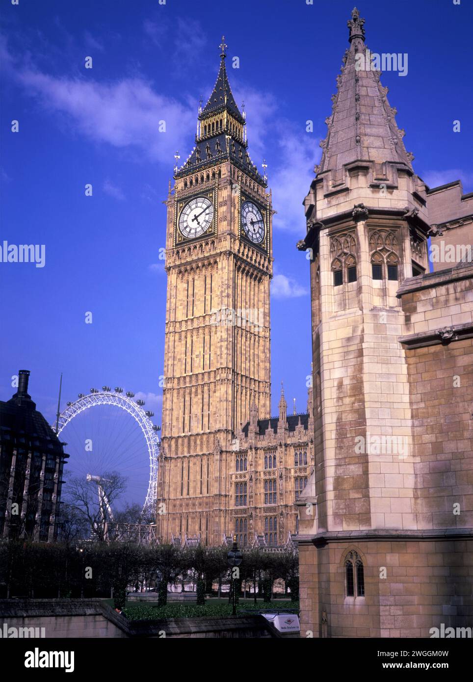 Big ben london eye hi-res stock photography and images - Alamy