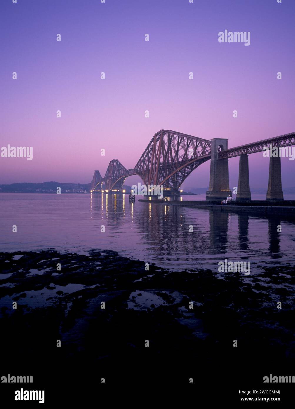 UK, Scotland, the Edinburgh area, Forth railway bridge, a fine example ...