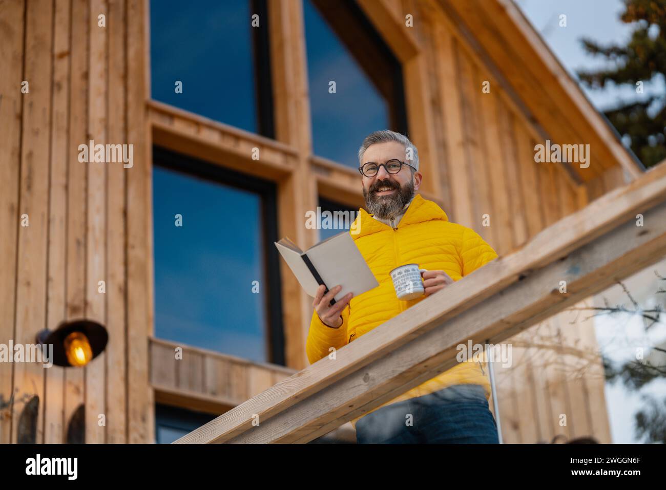 Log cabin sanctuary hi-res stock photography and images - Alamy