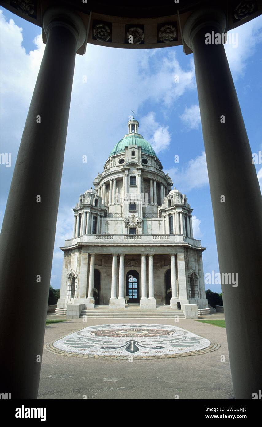 Williamson park butterfly house hi-res stock photography and images - Alamy