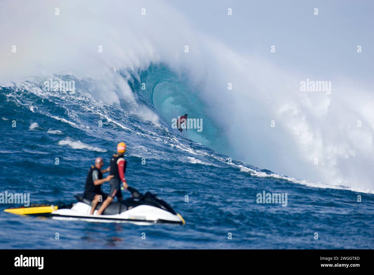 big wave surfing at Jaws, Hawaii Stock Photo - Alamy