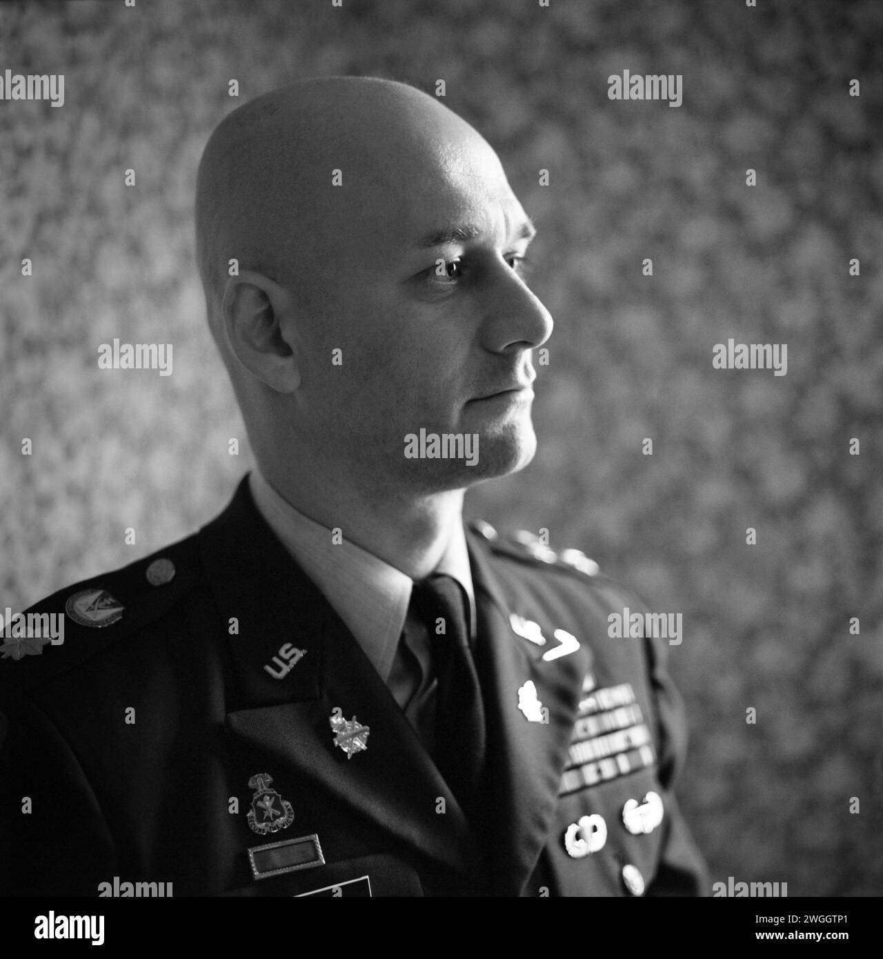 Serious black soldier in uniform hi-res stock photography and images ...