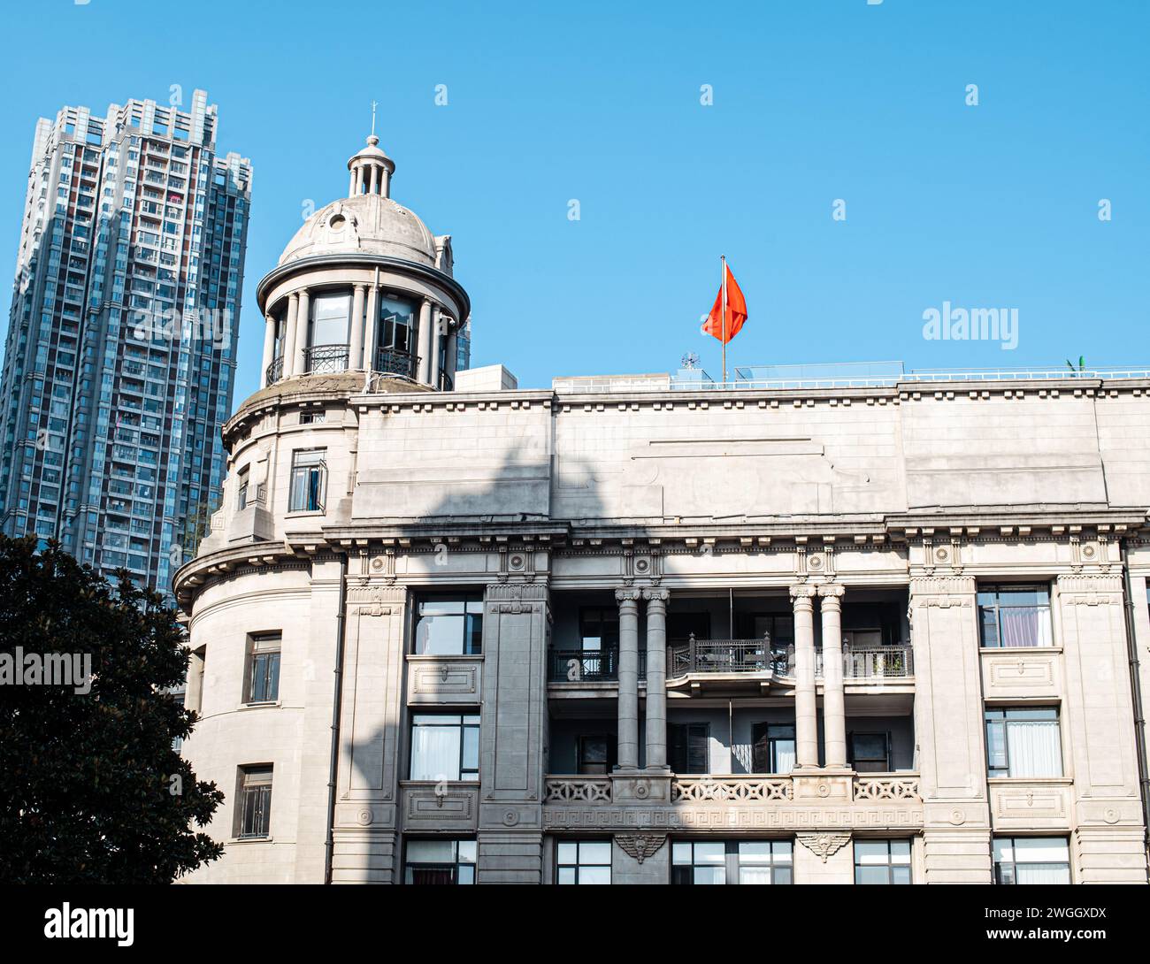 Flags architecture hi-res stock photography and images - Alamy