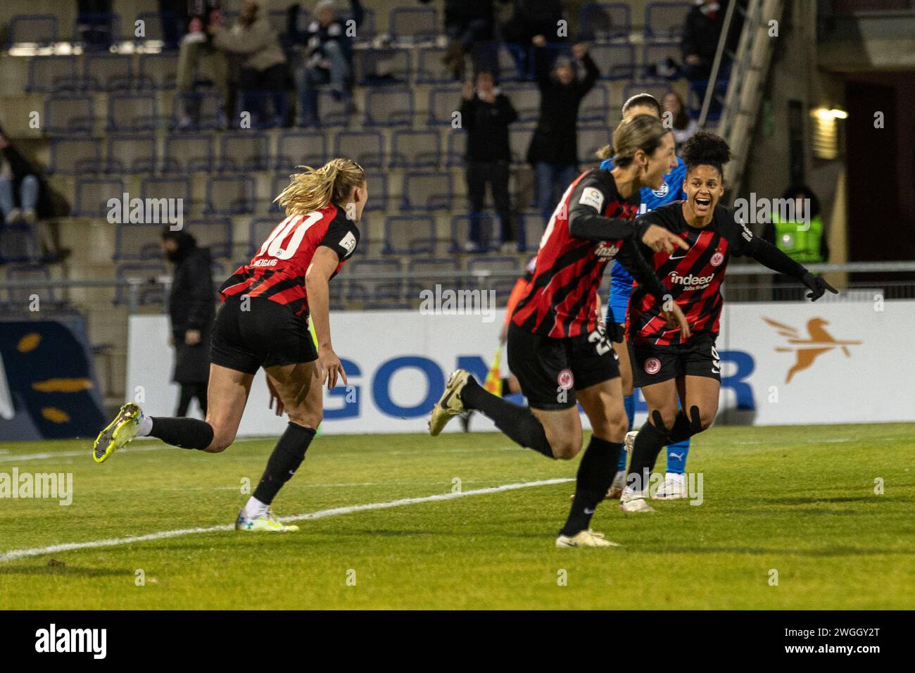 Laura Freigang (Eintracht Frankfurt, 10), Sara Doorsoun (Eintracht ...