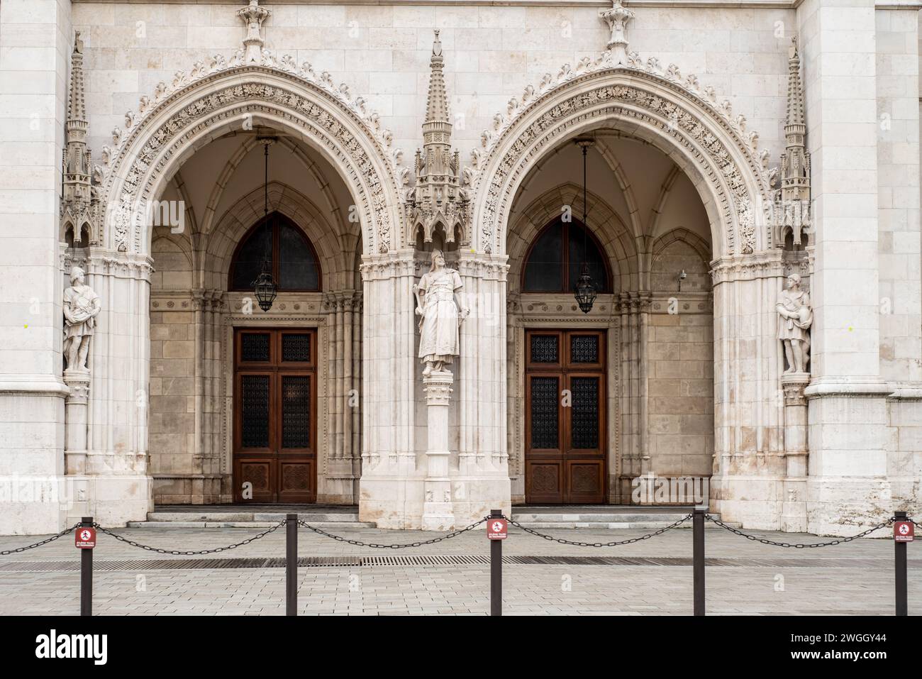 Parliament building archways in Budapest Stock Photo - Alamy