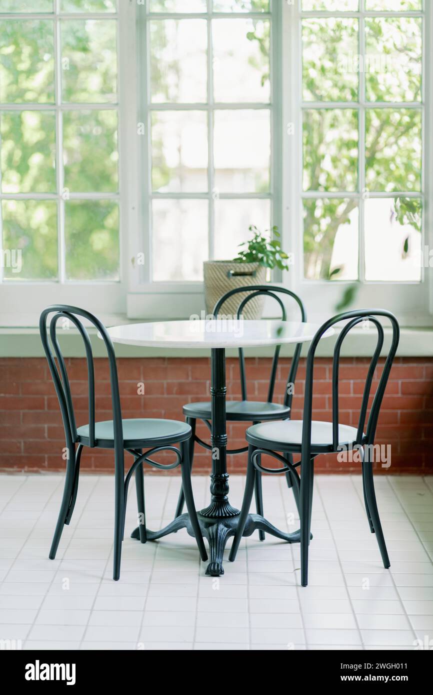 Home inside plants hi-res stock photography and images - Alamy