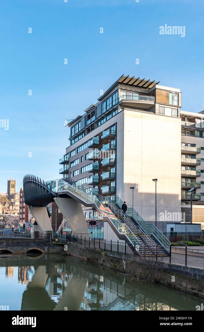 Cantilever footbridge over level crossing hi-res stock photography and ...