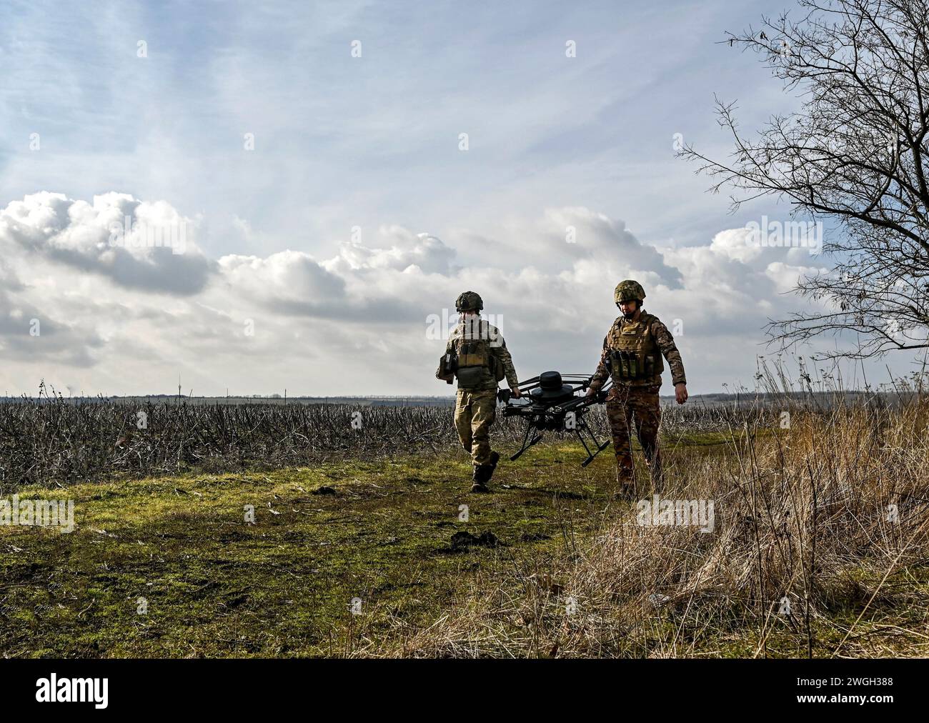 Non Exclusive: ZAPORIZHZHIA, UKRAINE - FEBRUARY 2, 2024 - Servicemen of ...