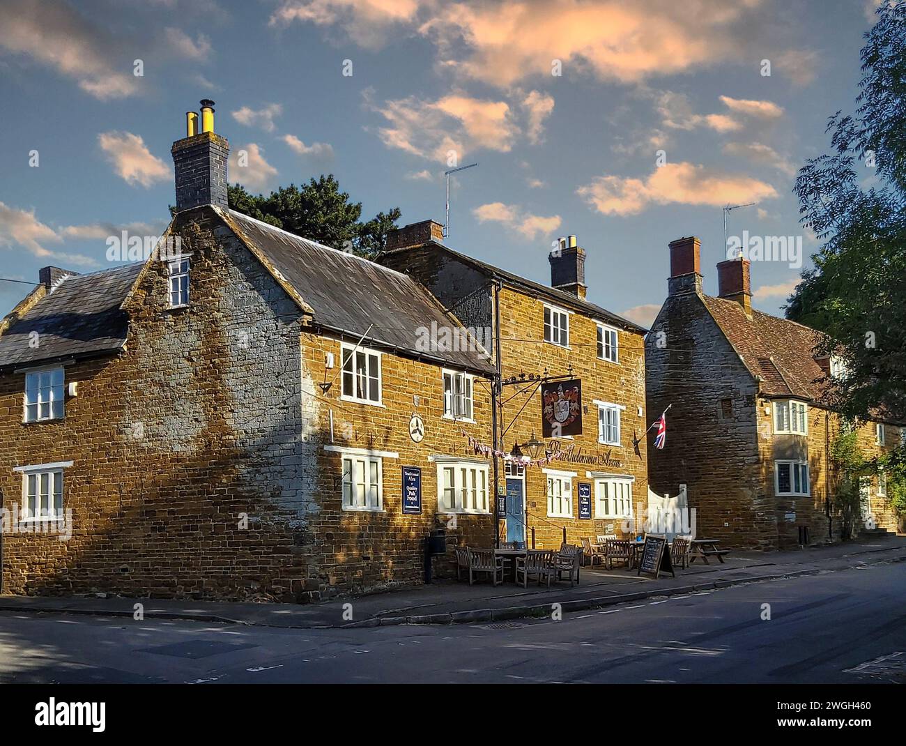 blakesley village in northants -bartholomew arms blakesley Stock Photo ...